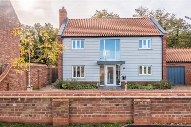 Grace House in Edgefield near Melton Constable, Norfolk Pet Friendly ...