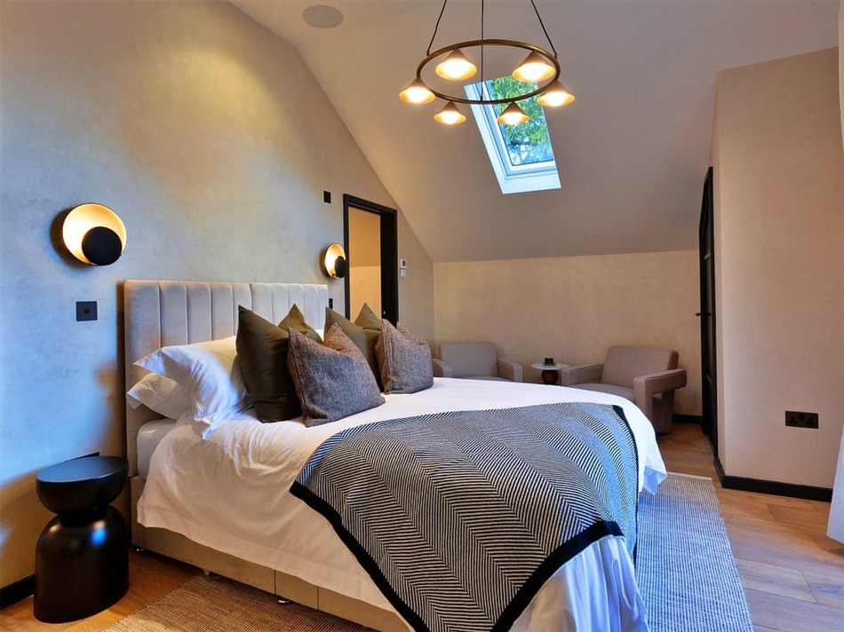 The Beach Loft (Ref : UKC7655) in Ashford Pet Friendly with hot tub ...