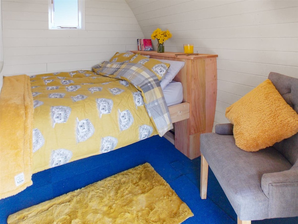 The Hedgehog Pod (Ref : UK50067) in Welshpool with hot tub - cottage ...