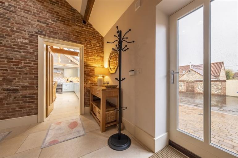 6 Courtyard Barn in Docking, Norfolk - cottage holidays Norfolk