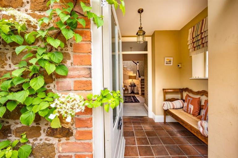 Ivy Farm in Grimston near Kings Lynn, Norfolk Pet Friendly - cottage ...