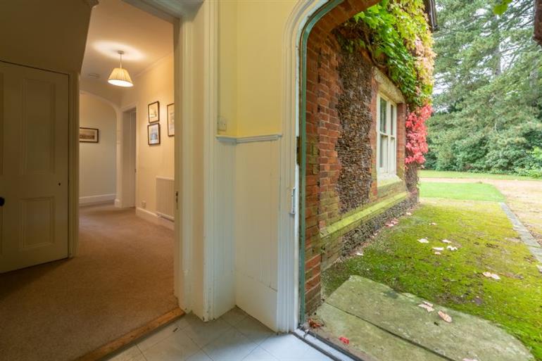 Garden House in Sandringham, Norfolk Pet Friendly - cottage holidays ...