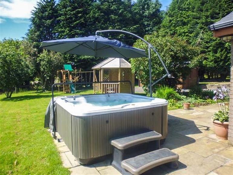 Tynddol Bungalow (912330) in Llanbadarn-Fynydd near Llanbister with hot ...