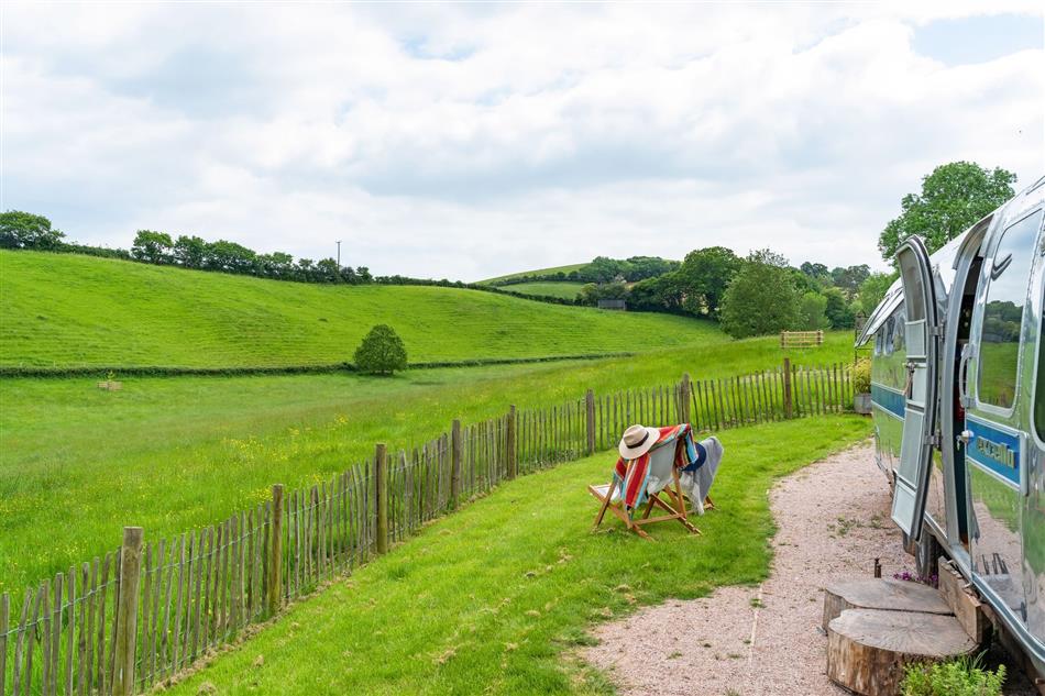 Airstream, Devon Heaven Hideaways in Kenn, Devon Pet Friendly with hot ...