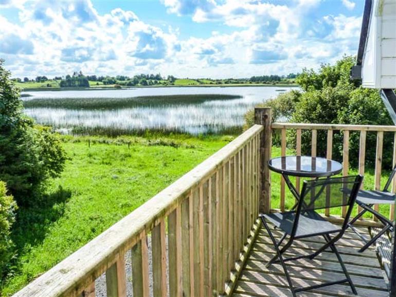 Errit in Loughglynn near Ballaghaderreen (915995) Pet Friendly - sleeps ...
