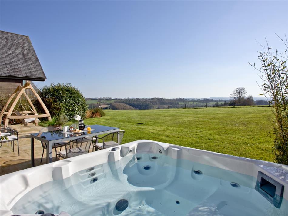 Number 6 Quantock Lodge in Cricket St Thomas, near Chard with hot tub ...