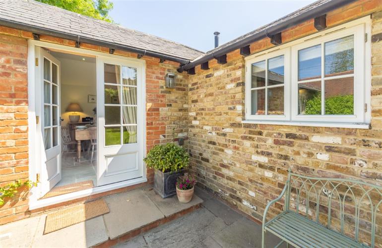 Hope Cottage in Henfield, Sussex - cottage holidays Sussex