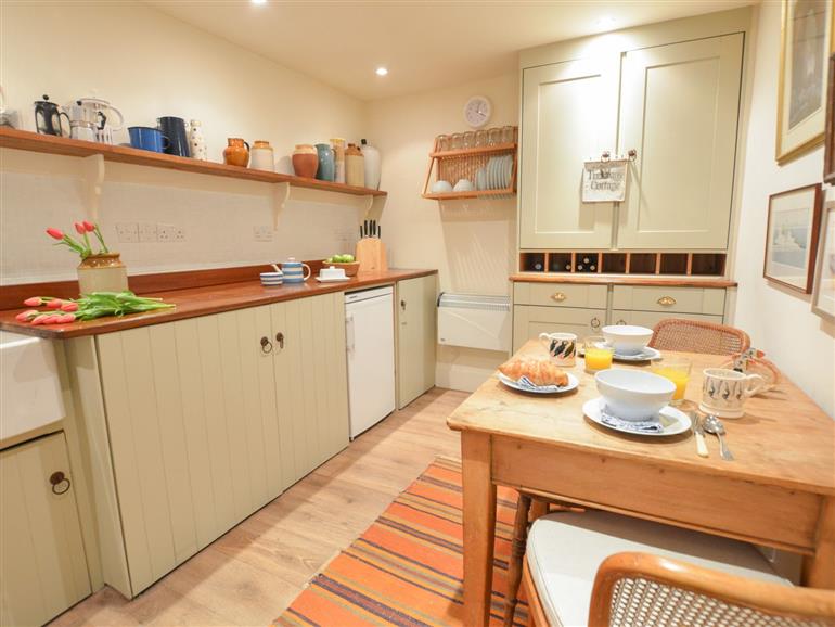 Tuckaway Cottage in Aldeburgh (1121476) - sleeps 4 people