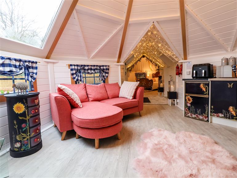 Applejacks Orchard in Holywell (1142802) Pet Friendly with hot tub ...