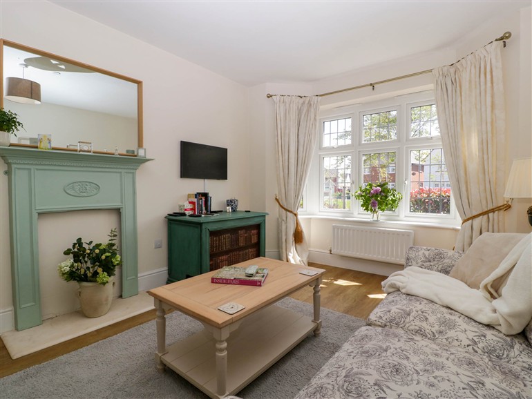 Bridge View in Sudbrook near Caldicot (1170029) Pet Friendly - sleeps 8 ...