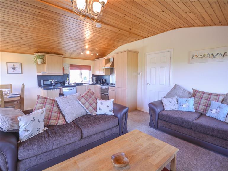Ffrwd Lodge in Rhosneigr (1049938) Pet Friendly - sleeps 6 people