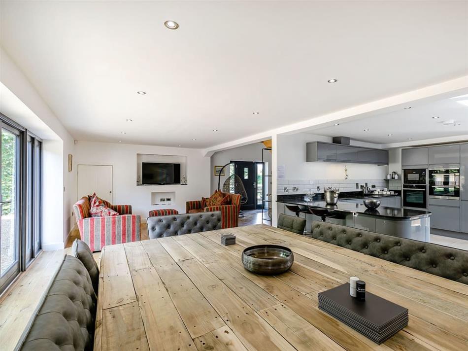 Howell Hall Barn (Ref : UK39907) in Howell Pet Friendly with hot tub ...