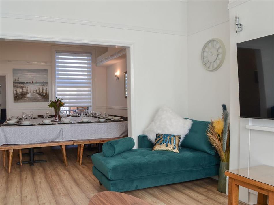 Kilburn House (Ref : UK40904) in Bridlington Pet Friendly with hot tub ...
