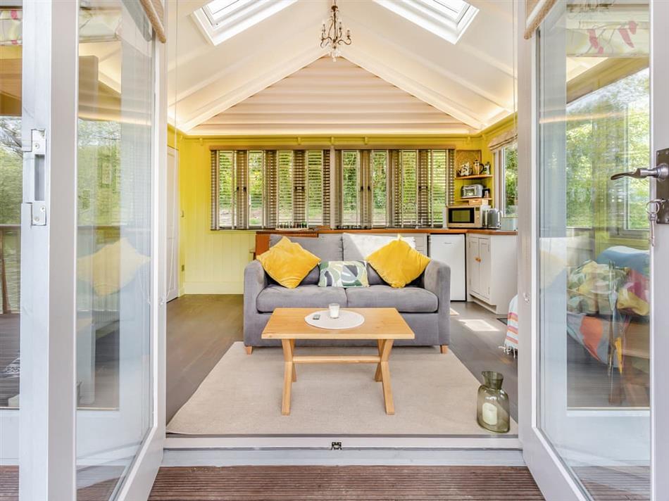 Summer House (Ref : UK43846) in Telford Pet Friendly - cottage weekend ...