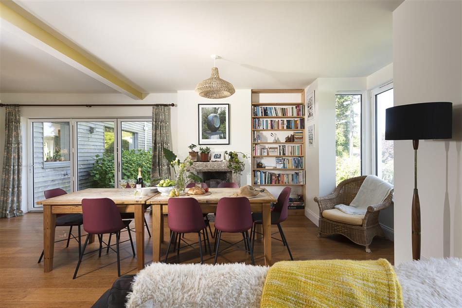 Treen House in Porthcurno, Cornwall - cottage holidays Porthcurno