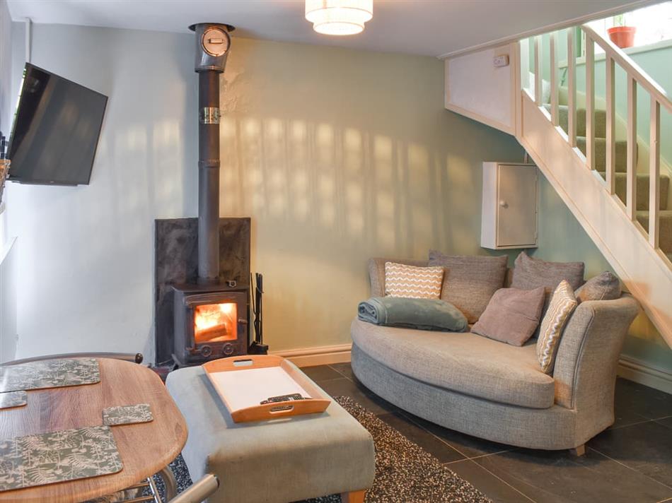 Ty Capel (Ref : UK43950) in Llanrwst Pet Friendly with hot tub ...