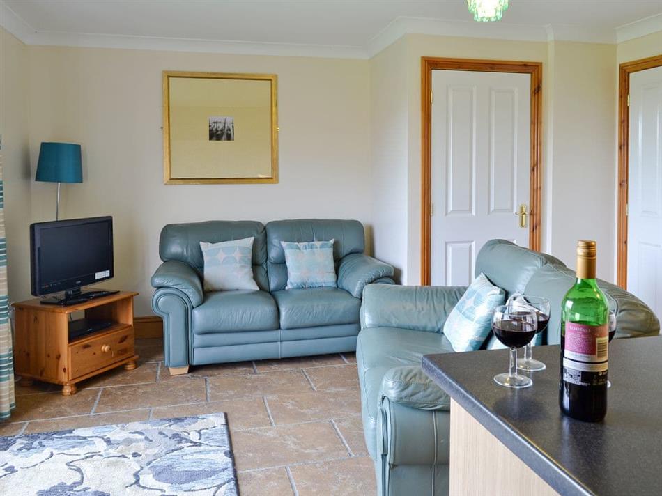 Vaughan Cottage (Ref : 23055) in Muston, Filey - cottage weekend and ...