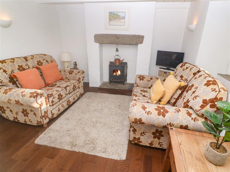 Post Box Cottage (1123746) Pet Friendly in Helston - sleeps 4 people
