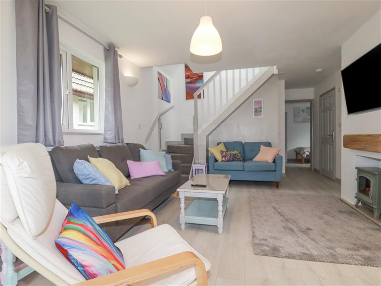 Rainbow Lodge (1150774) Pet Friendly in St Tudy - sleeps 8 people