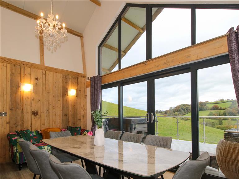 Robin Goch in Garthmyl (1122461) Pet Friendly with hot tub - sleeps 8 ...