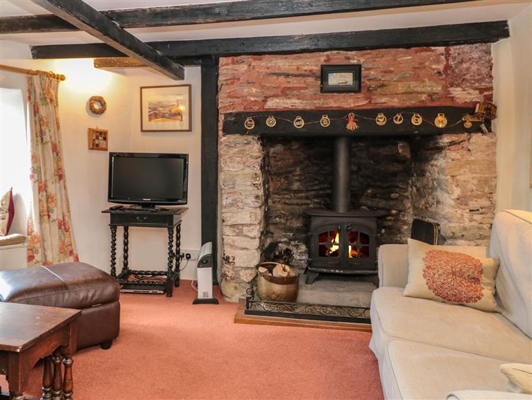 Rose Thatch (1093665) in Malborough - sleeps 5 people