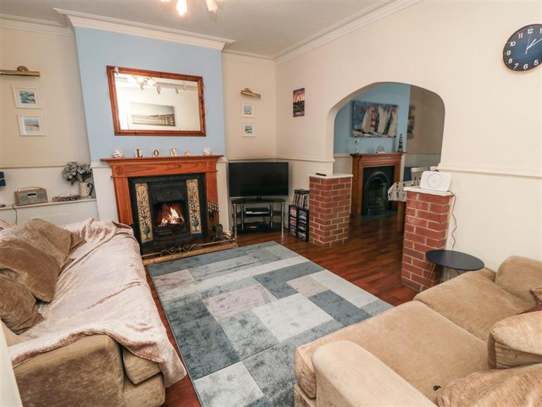 Smoked Kipper Cottage (1089139) Pet Friendly in Whitby - sleeps 6 people