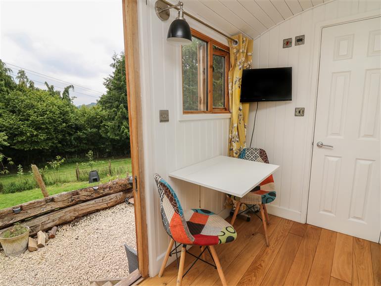 Ty Olwyn Bach (1135977) Pet Friendly in Talybont-on-Usk with hot tub ...