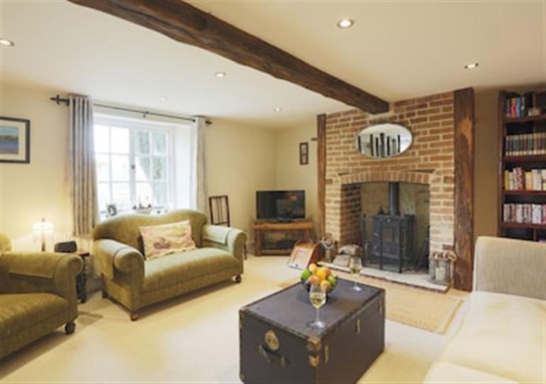 Walnut Tree Cottage in Barton Mills - cottage holidays Barton Mills