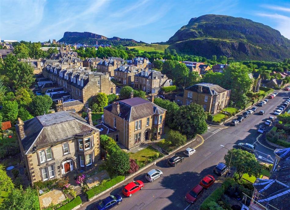 Newington House in Edinburgh - cottage weekend and short breaks at ...