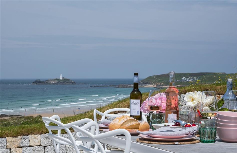 Gwithian Lookout in Gwithian, Cornwall - cottage holidays Gwithian