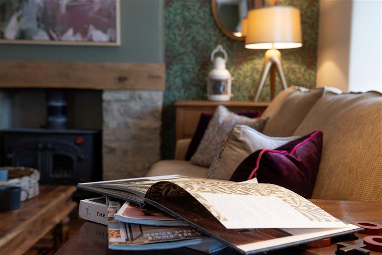 Radcot Bridge Cottage in Radcot, Oxfordshire - cottage holidays Oxfordshire