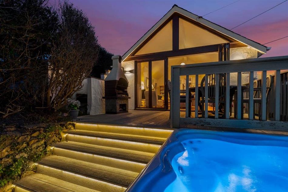 Ty Halen (Ref : QC1097) in Morfa Nefyn Pet Friendly with hot tub ...