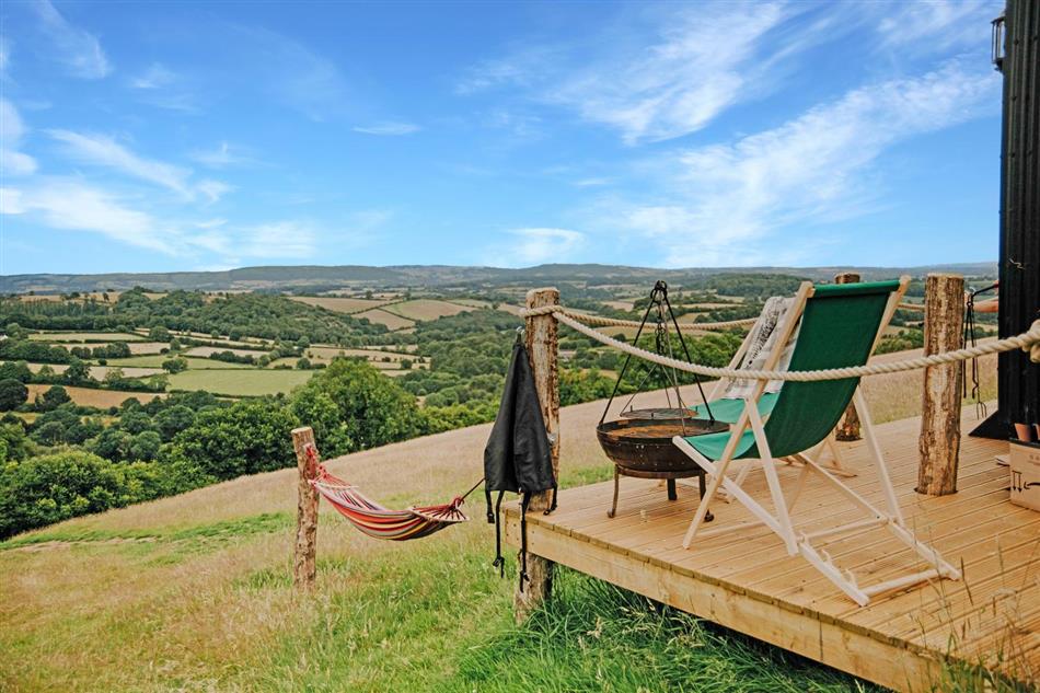Oak Hut in Wiveliscombe Pet Friendly - cottage holidays